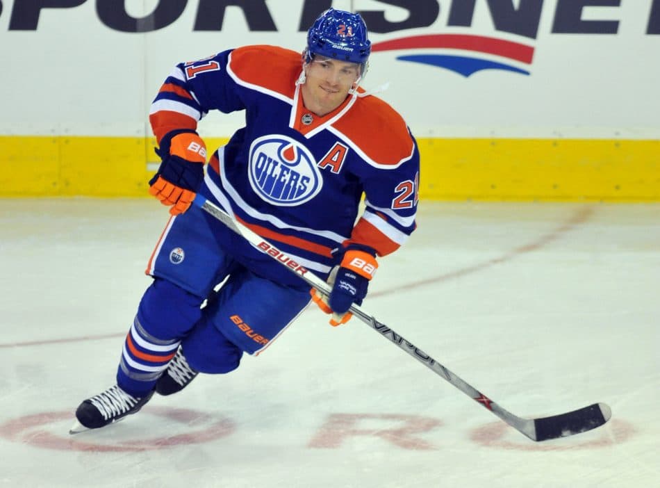 Andrew Ference officially retires
