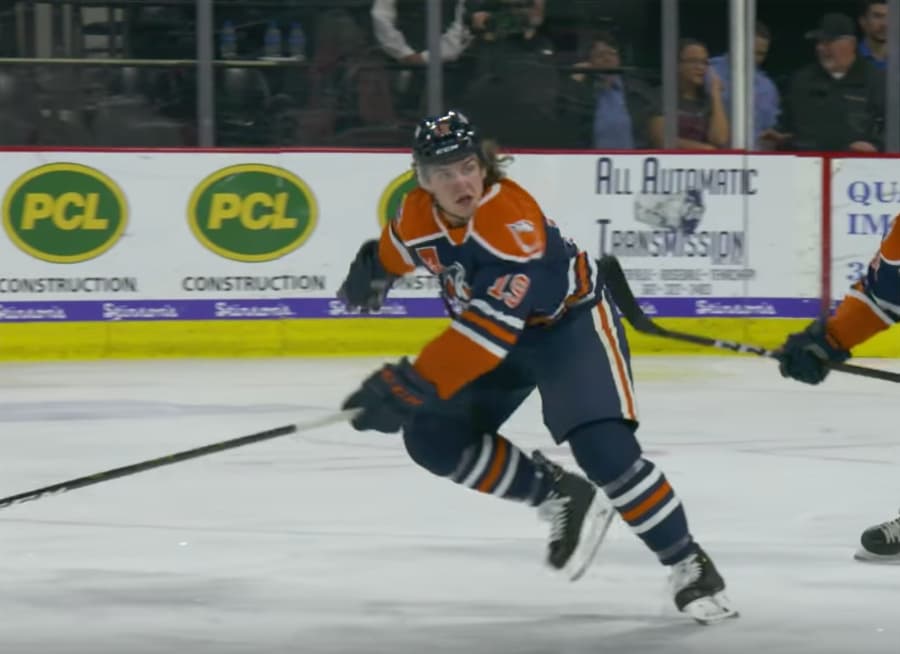 Edmonton Oilers sign Logan Day to a one-year entry-level contract