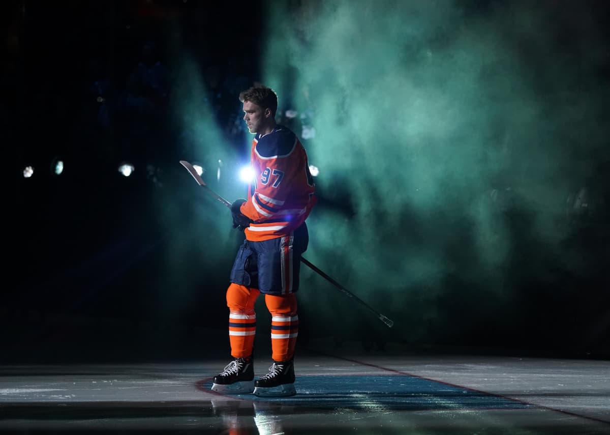 Edmonton Oilers C Connor McDavid loses fastest skater competition
