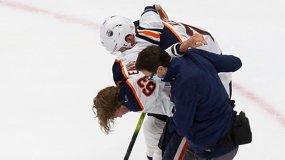 Edmonton Oilers Tyler Ennis suffered broken leg in game three against ...