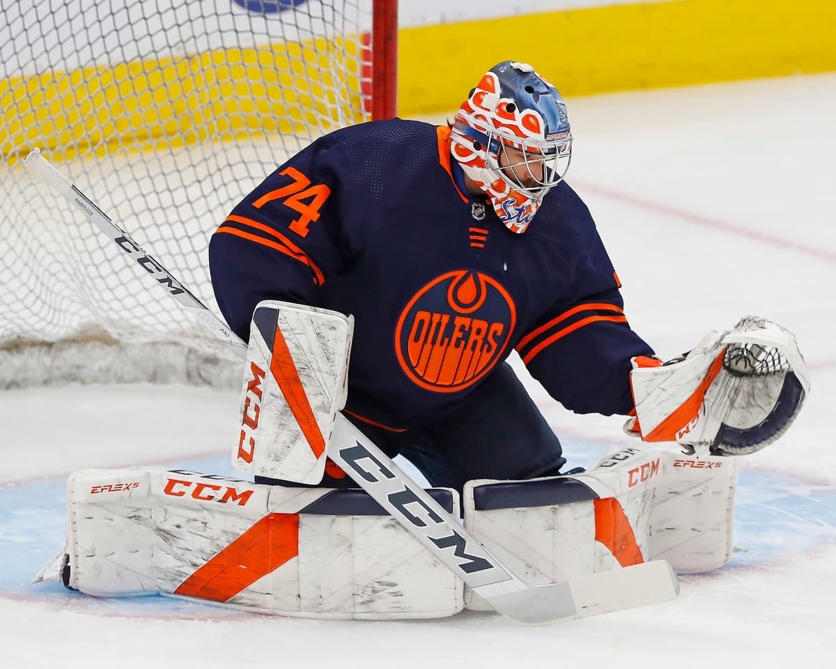 Why Edmonton Oilers goaltender Stuart Skinner wears number 74