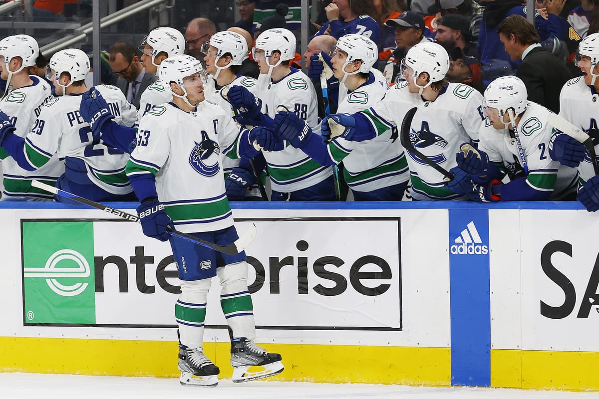 Game Highlights 35.0: Vancouver Canucks beat Edmonton Oilers 5-2