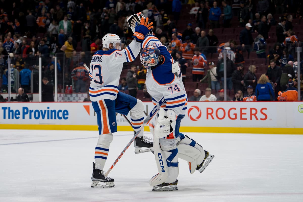 The Oilers have recalled Vincent Desharnais from the AHL