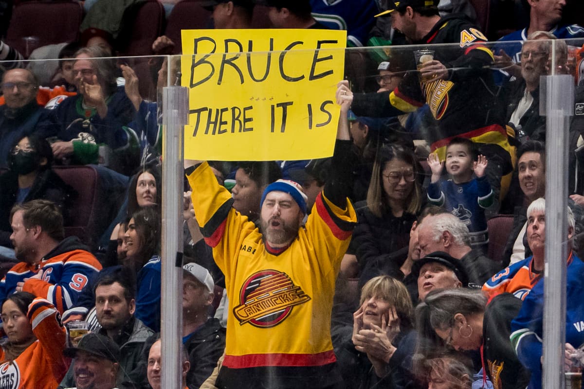 NHL Notebook: The Vancouver Canucks bungle the Bruce Boudreau era ...