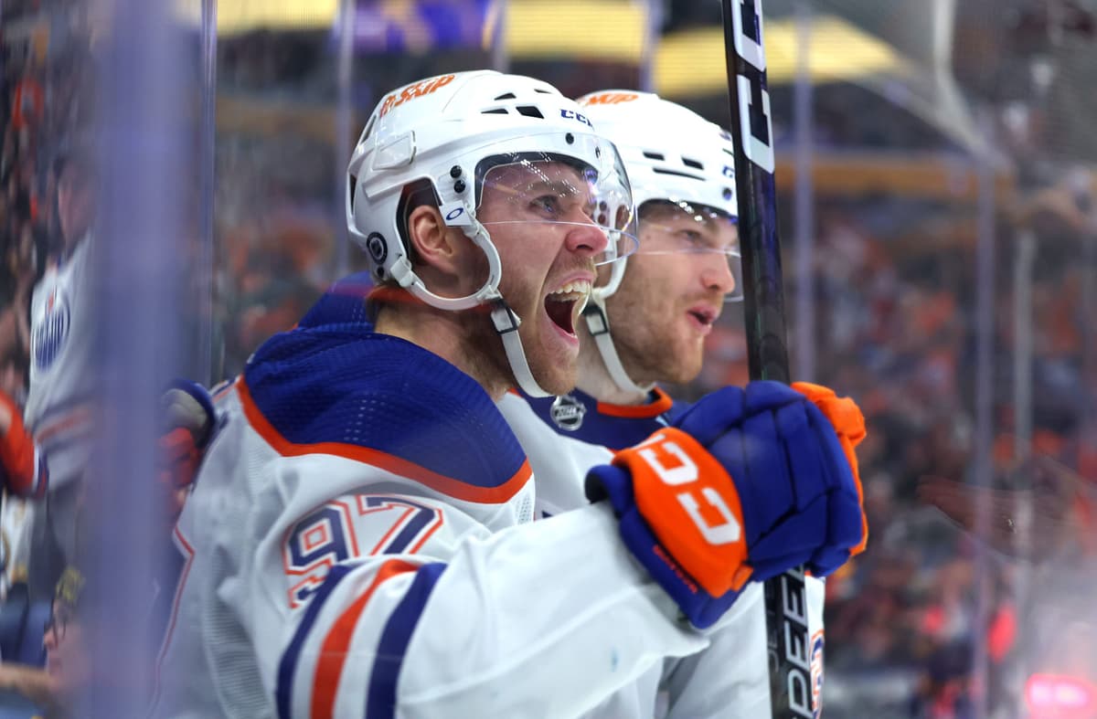 Edmonton Oilers forward Connor McDavid scores his 60th goal in a season ...