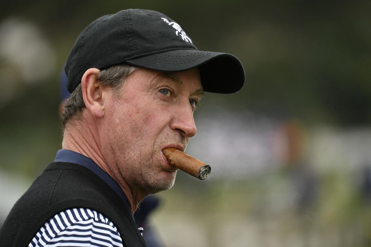 Wayne Gretzky says he’s still involved with the Edmonton Oilers front ...