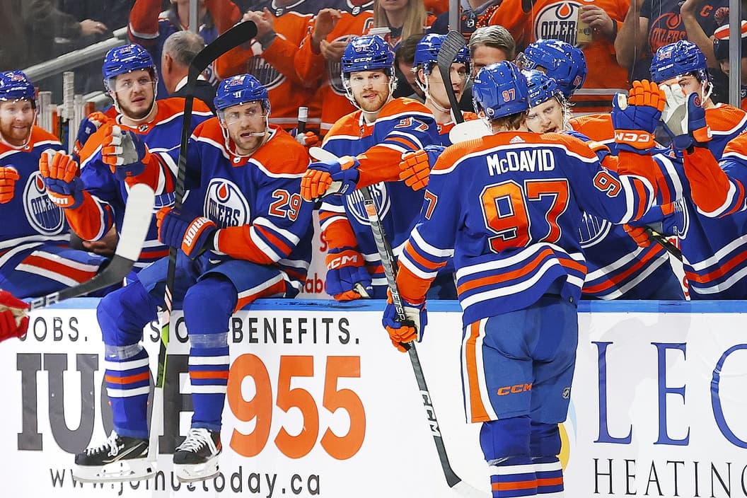 Oilersnation Everyday: Connor McDavid hits 900 points in a 5-2 win over ...