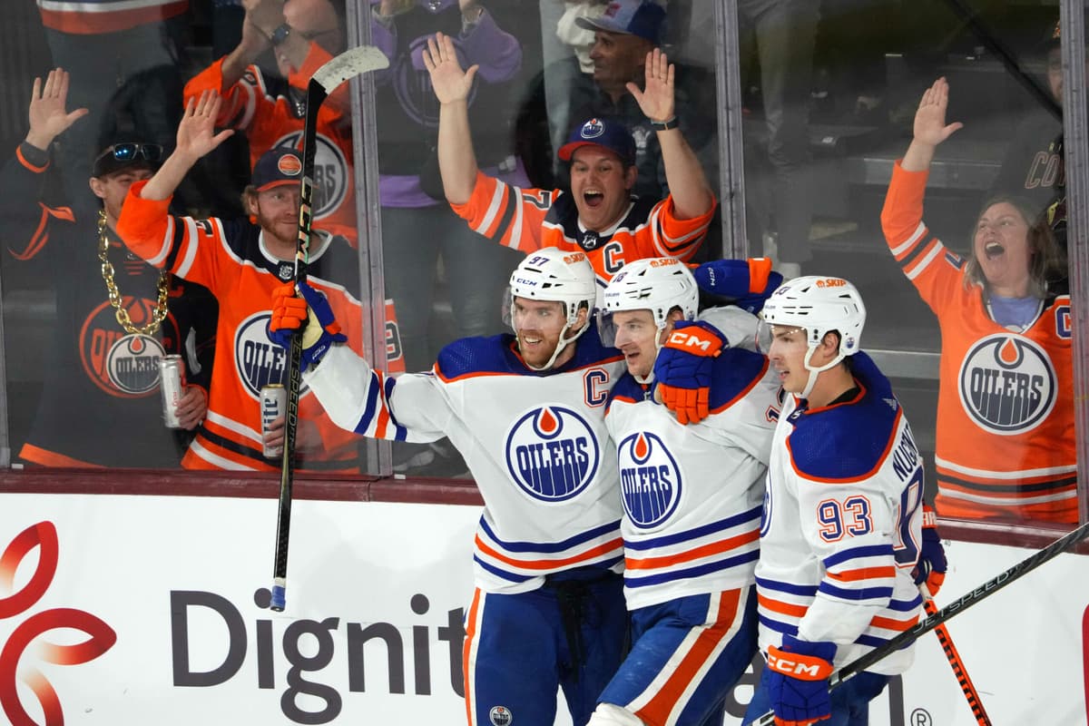 What are the optimal forward line combinations for the Edmonton Oilers?