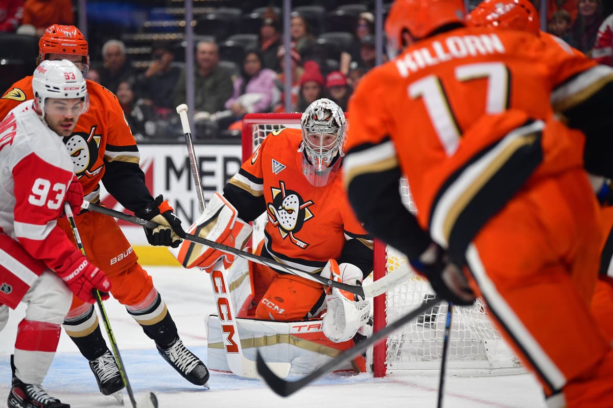 Ducks goaltender John Gibson ‘would consider’ waiving no-trade clause ...