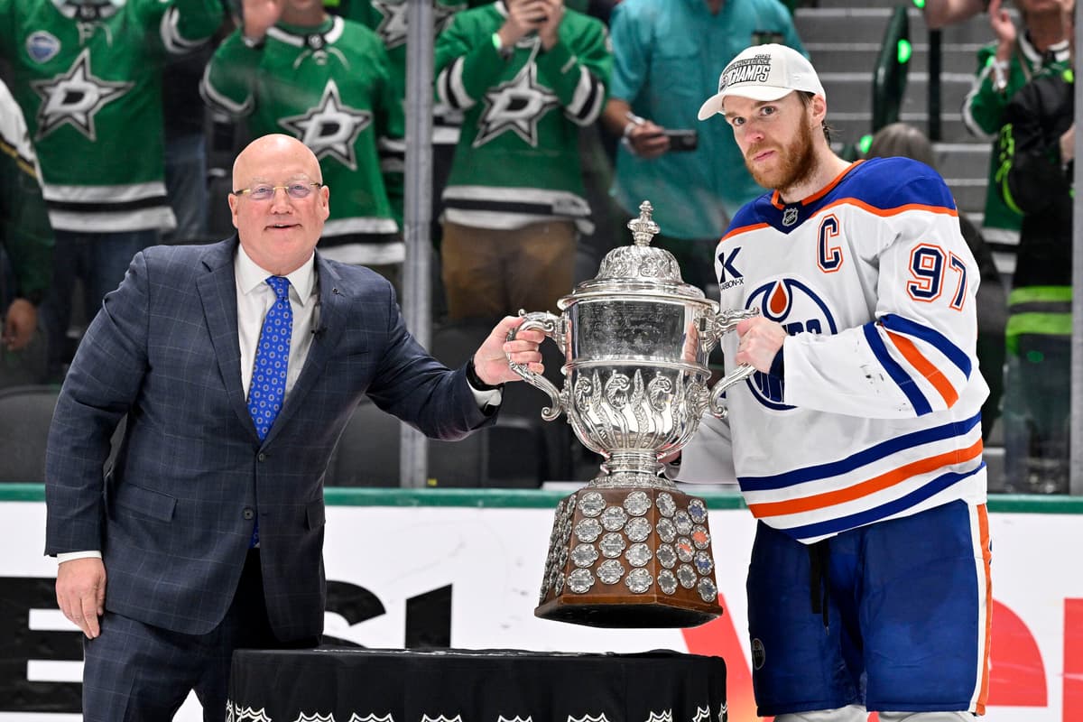 Connor McDavid, Oilers touch Clarence S. Campbell Bowl after winning Western Conference Final