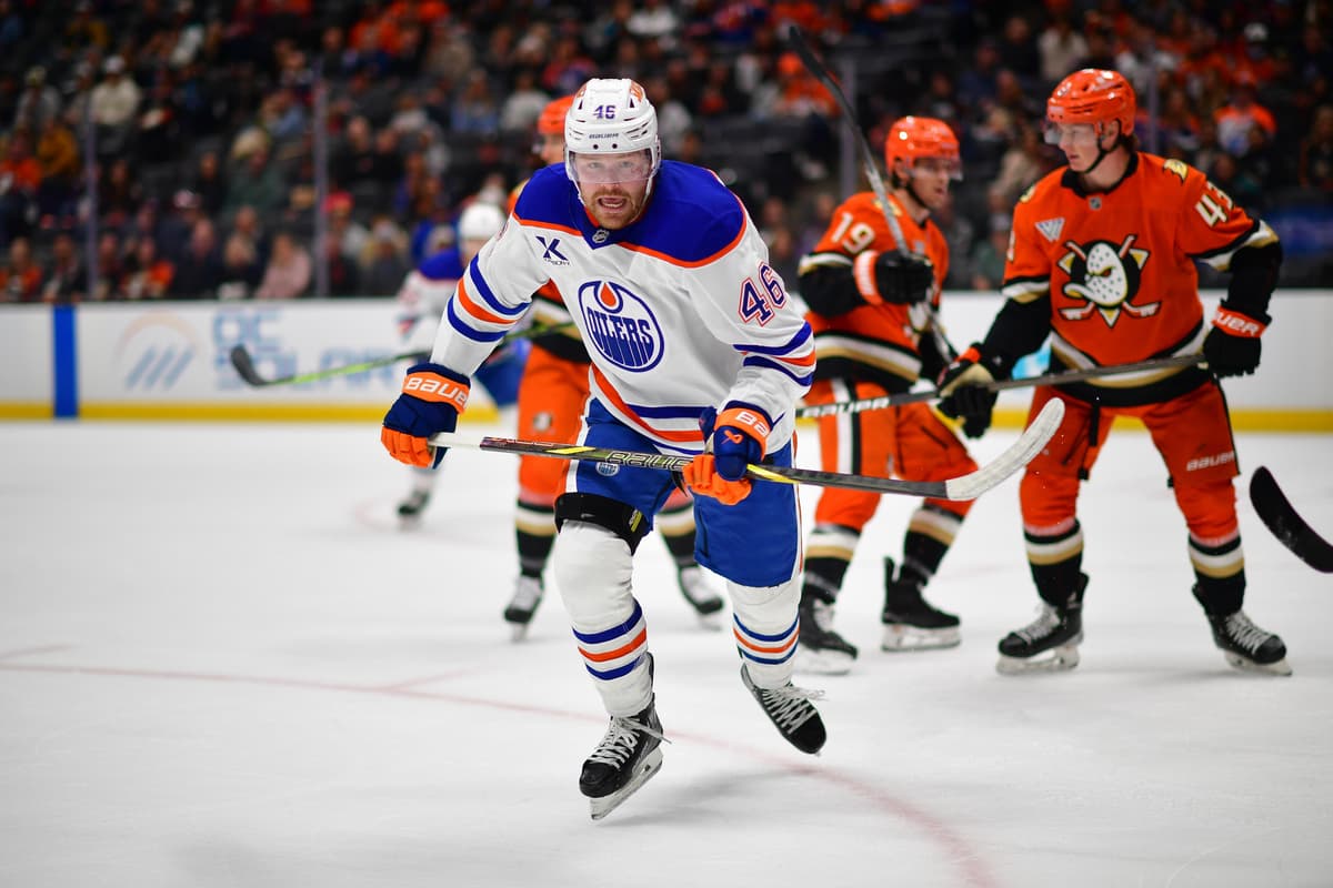 Oilers place Max Jones on waivers