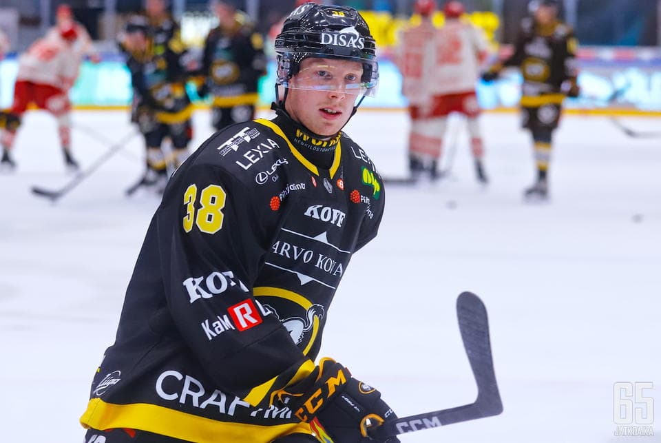 Oilers sign forward Aku Räty after strong season in Finland