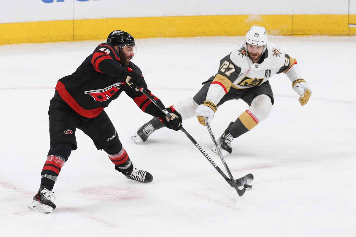Why NHL fans should ignore giveaway and takeaway stats